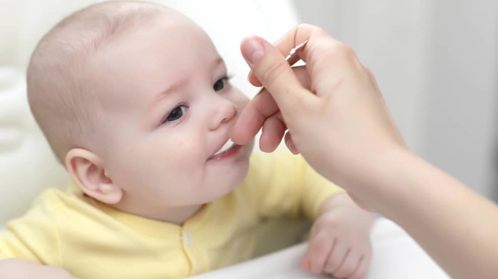 Rijstebloem gebruiken voor je baby: papfles of eerste hapje?