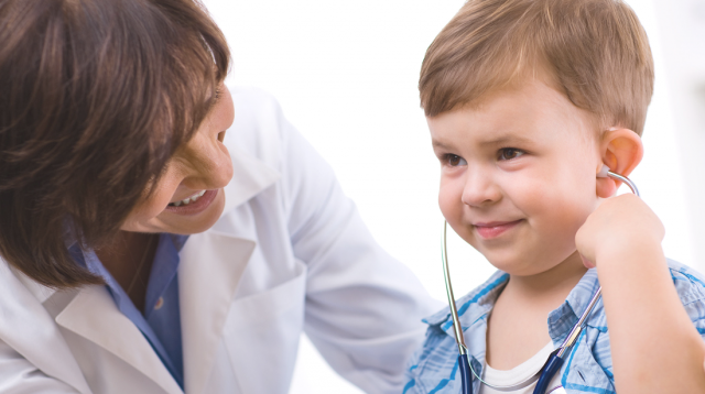 Keelontsteking kind: symptomen, oorzaken en behandeling