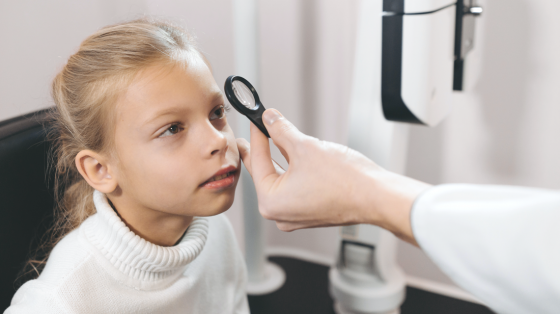 Lui oog bij kinderen: symptomen, oorzaken, behandeling