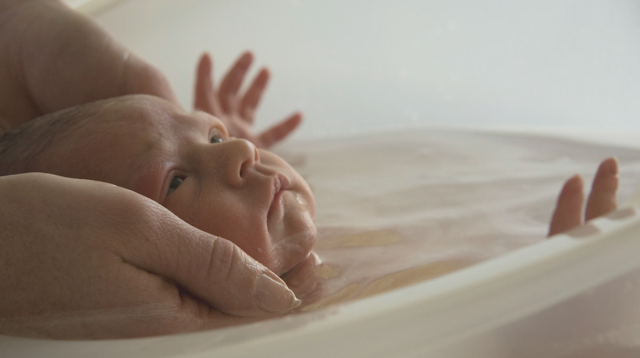 Spruw bij baby: oorzaken, symptomen en behandeling